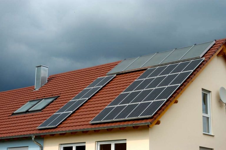 Azimut: Wie wird die Solaranlage im Azimutwinkel ausgerichtet?