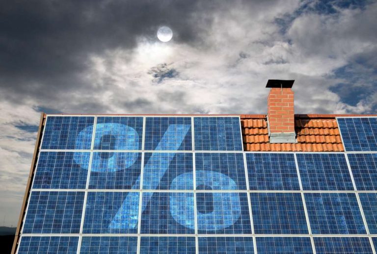 Wie PV-Anlagen nach Ablauf der EEG-Förderung am Stromnetz bleiben